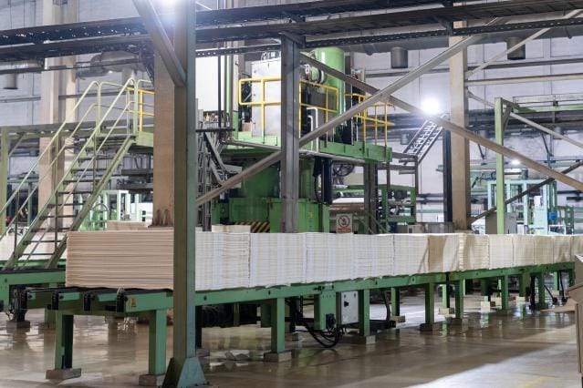 How to Produce Premium Paper from Wood Pulp?